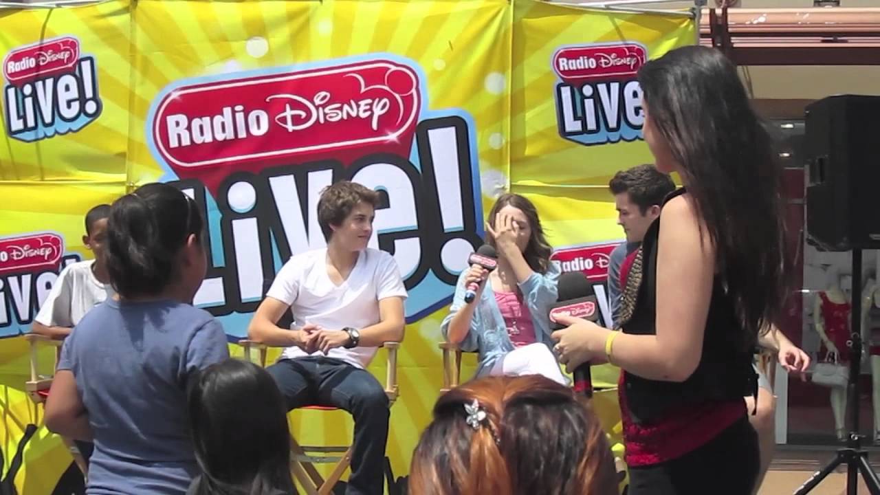 Lab Rats: Kelli Berglund - Who Does Kelli Want to Meet? - YouTube