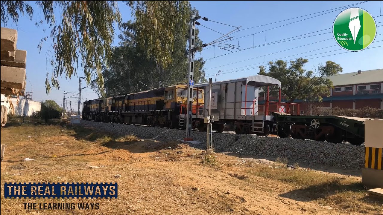 Dual WDG 4D Hauling a Long Army Train - YouTube