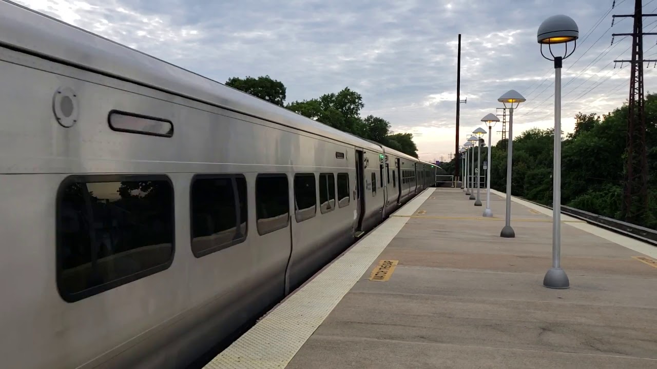 LIRR Express Trains @ Lynbrook - YouTube