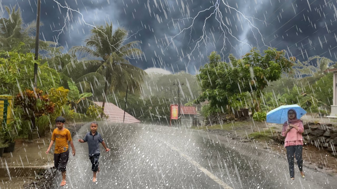 Super Heavy Rain and Loud Lightning in the Mountains of Indonesia ...