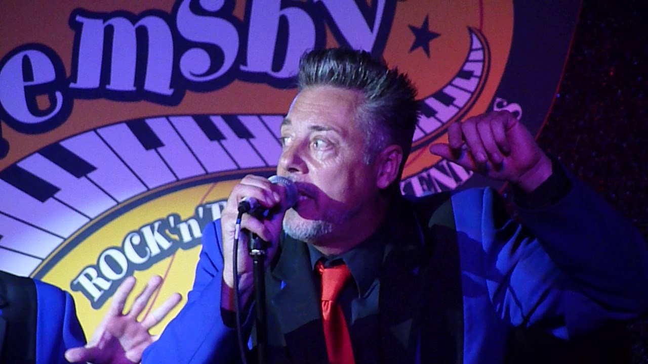 "Trickle Trickle" - The Metrotones Hemsby 2018 - YouTube