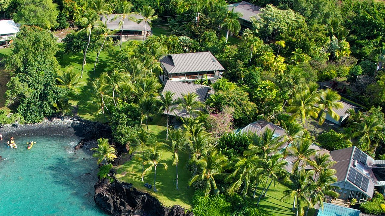 Hawaii Real Estate - Two stunning oceanfront properties, perfect for a ...
