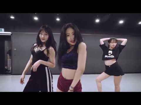 ÇİNLİ DANS GRUBU EFSANEVİ DANS GRUBU HEY MAMA