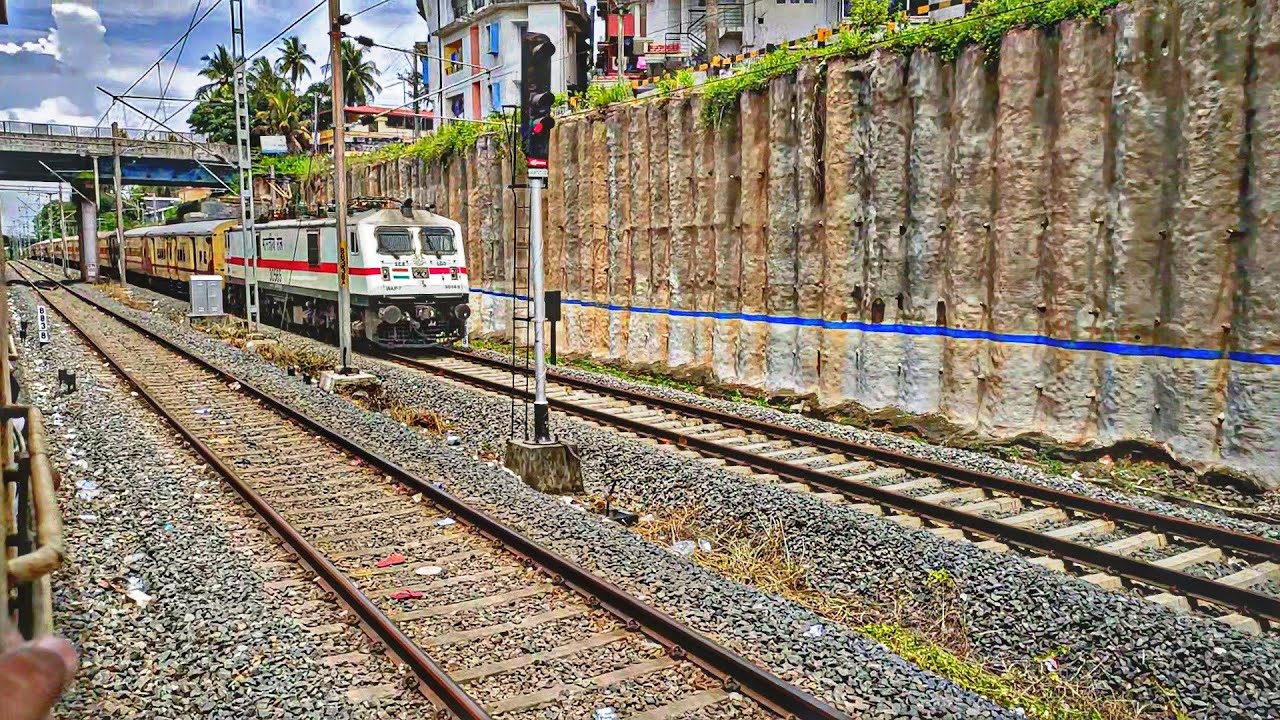 Mangalore Central Departure | Crossing Trains | Matsyagandha Superfast ...
