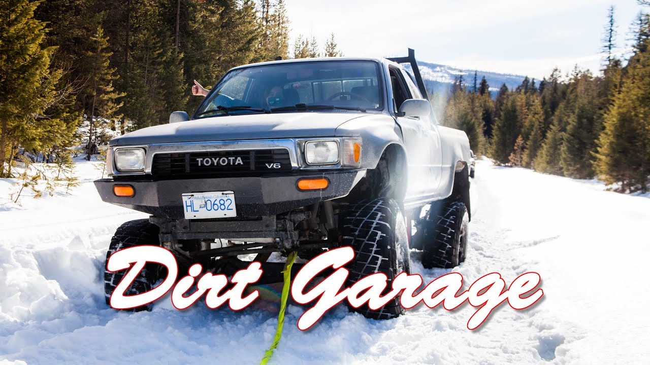 Toyota Pickup, 4Runner and Hilux Surf Playing in the Snow! - YouTube