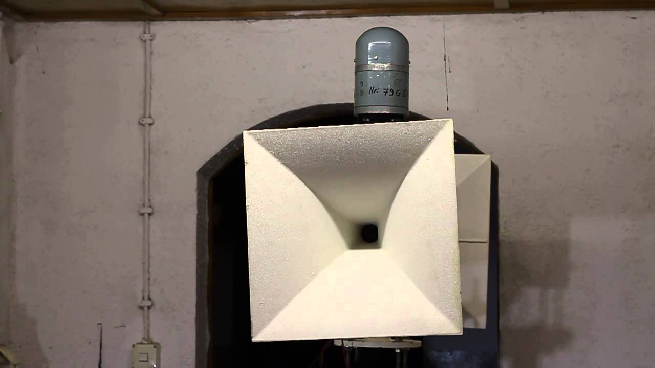 HLS 273 mit 2 Hörnern / Hochleistungssirene - YouTube