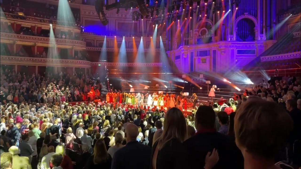 Alfie Boe • Finale snippet • Royal Albert Hall • 11 October 2022 - YouTube