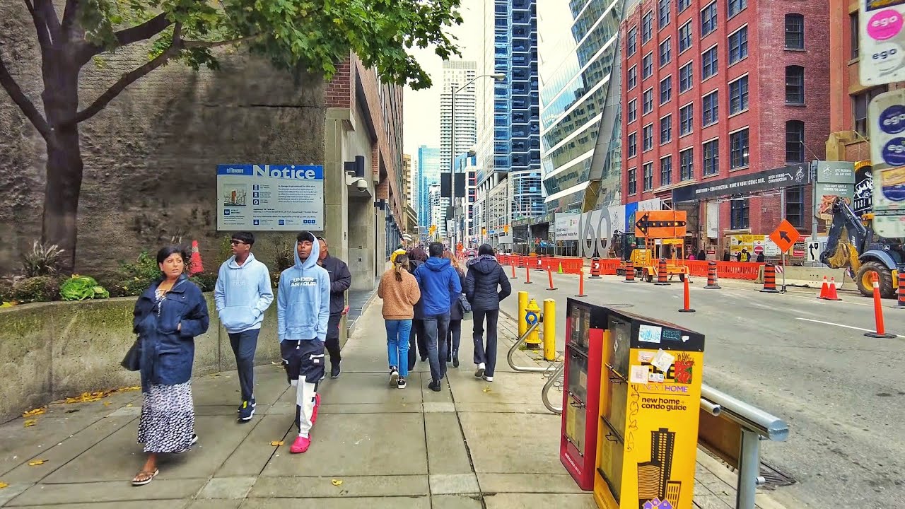 Toronto Walk - South Core to Clarence Square Park - YouTube
