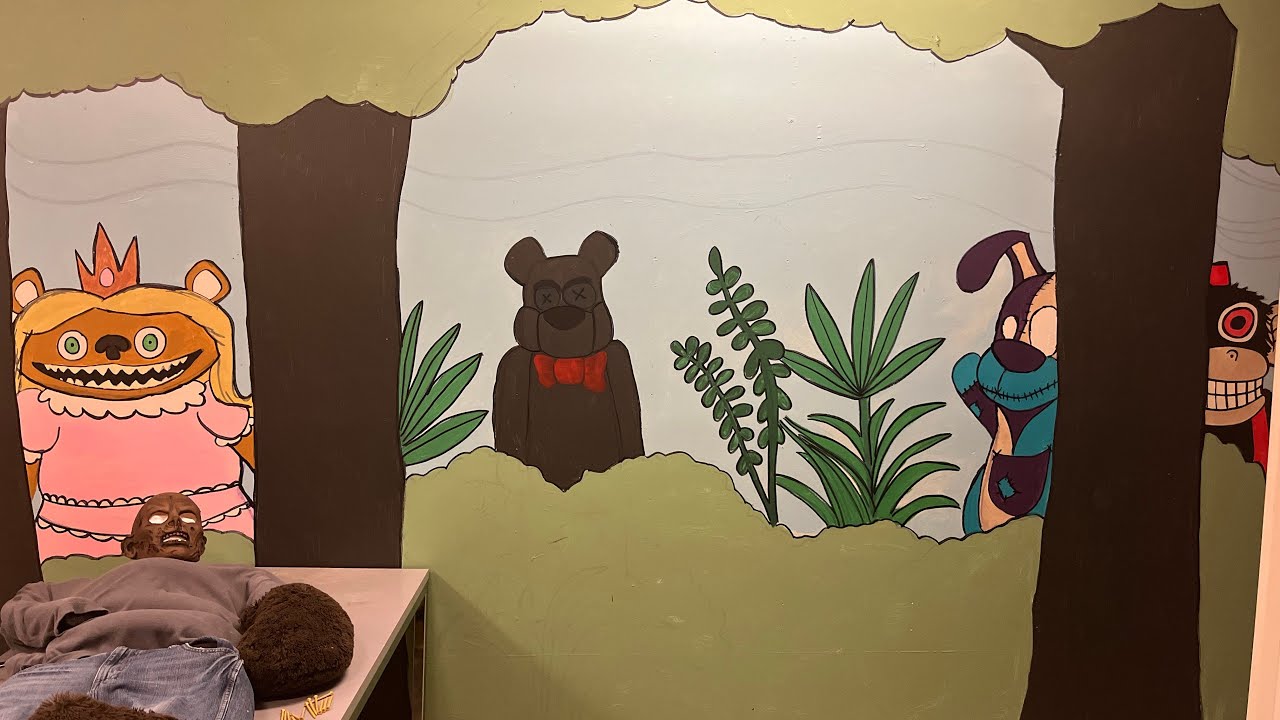 Updates to the Toy Shop section of our haunted house. - YouTube