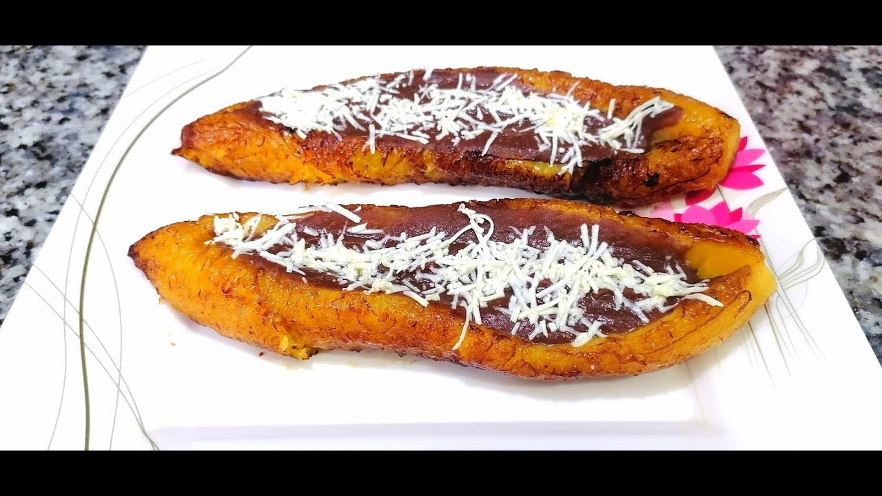 Platanos Fritos Con Frijoles Y Crema