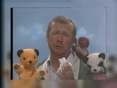Sooty & Co Home Alone Sweep - YouTube