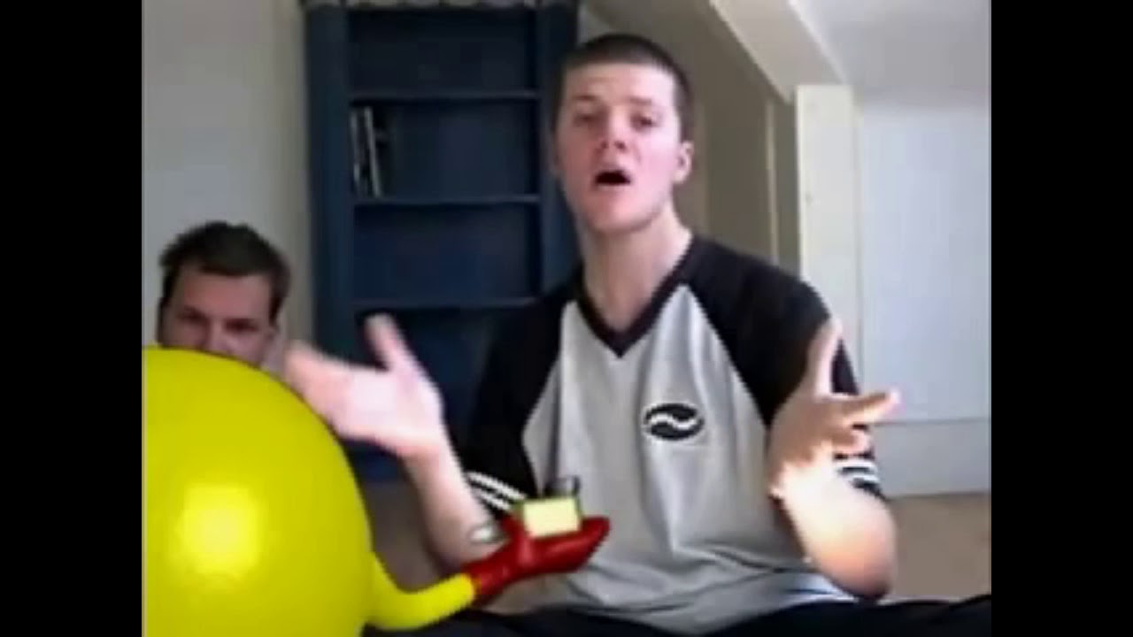 Pacman high on crack sings despacito - YouTube