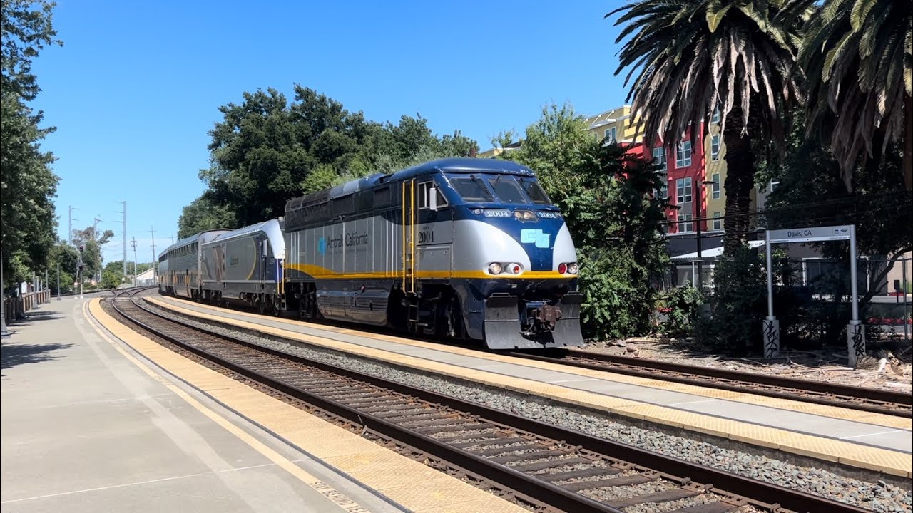 [Doubleheader] Amtrak Capitol Corridor 743 with F59PHI 2004 & SC-44 ...