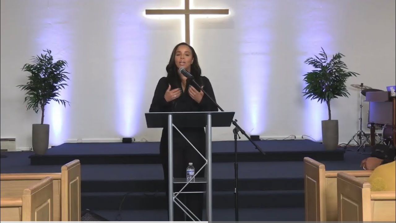 The Lighthouse On The Pike Sunday Service | John 1:19-28 | "Who Are You ...