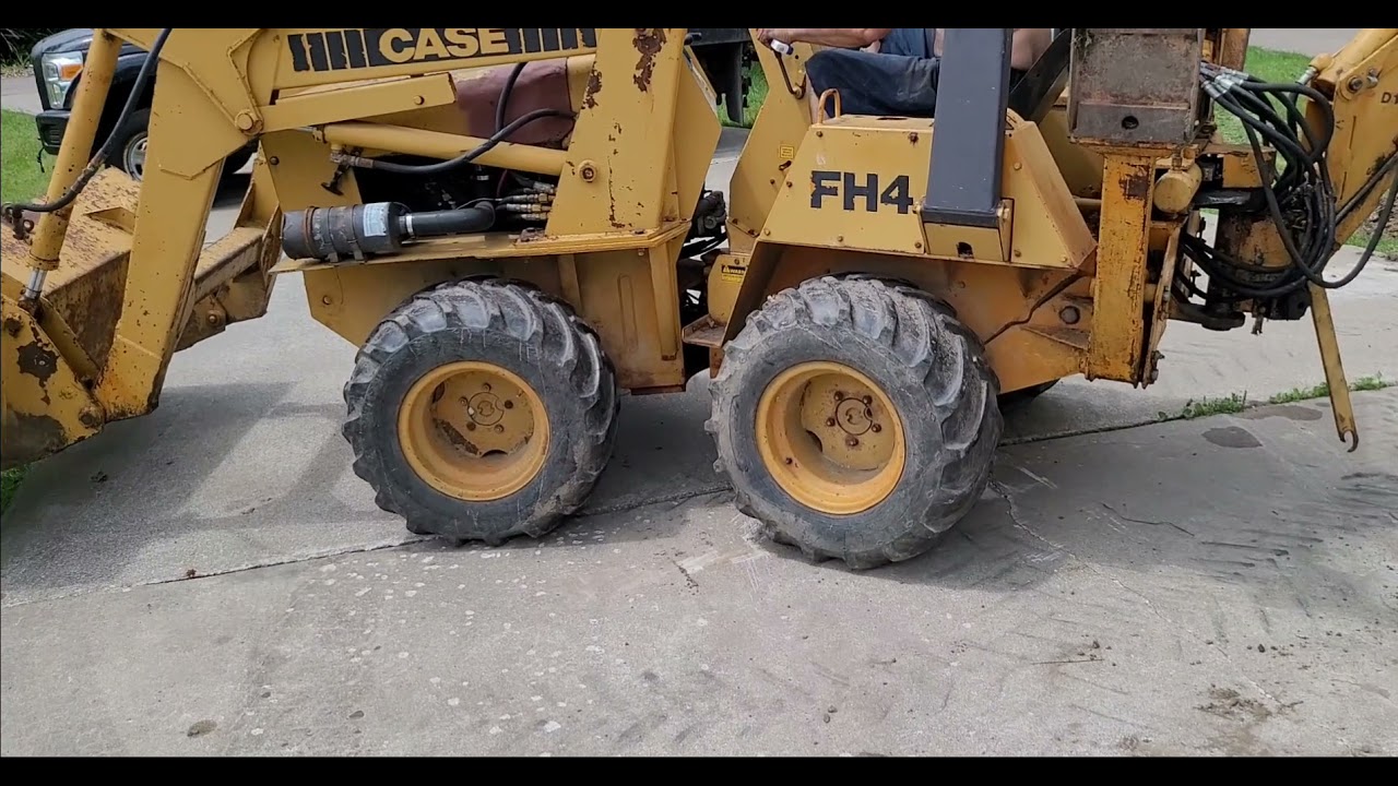 case FH4 4X4 ..TILT...RUNS GOOD FONT LOADER AND REAR BACKHOE - YouTube