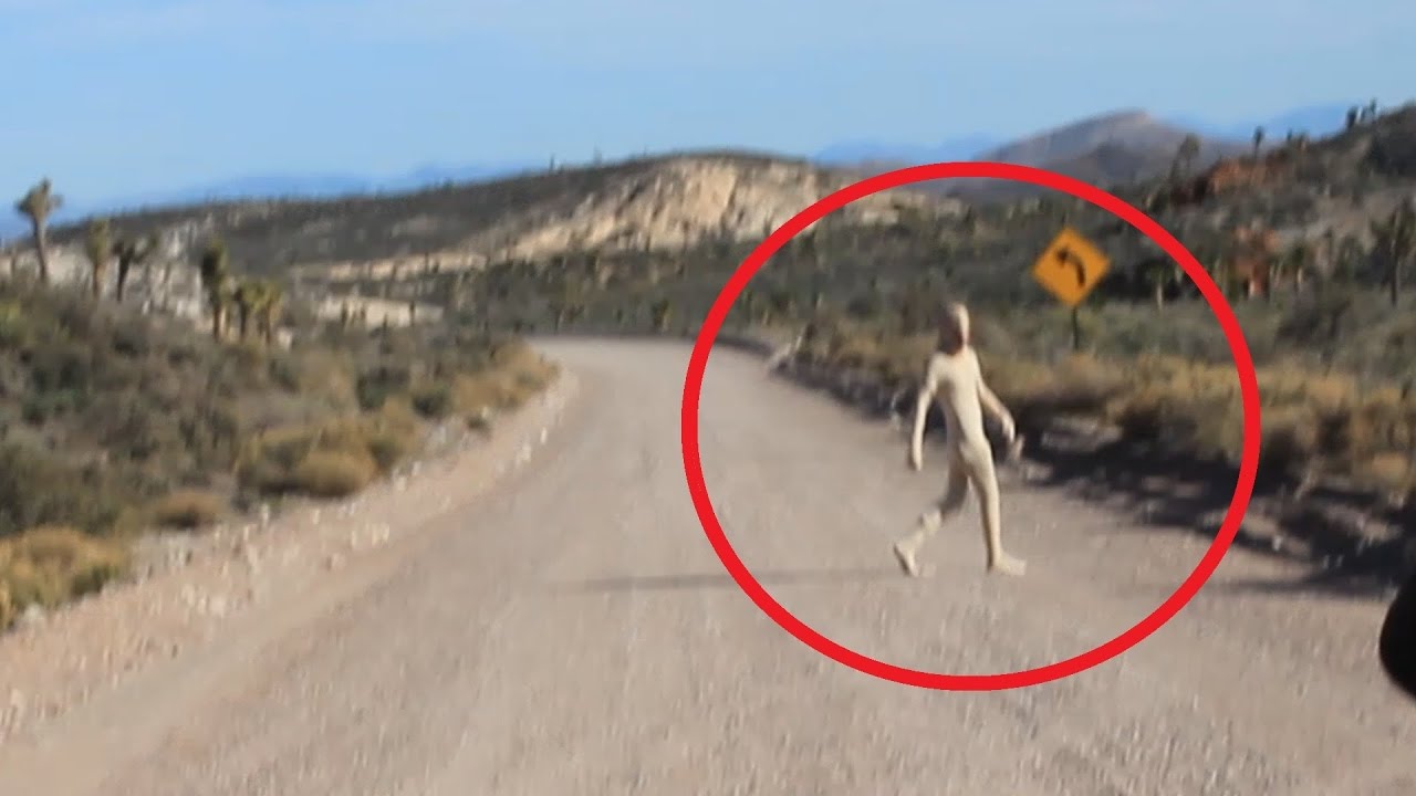 ‫חייזר אמיתי נתפס משוטט ביער במצלמת אבטחה (הוכחה שחייזרים קיימים ...