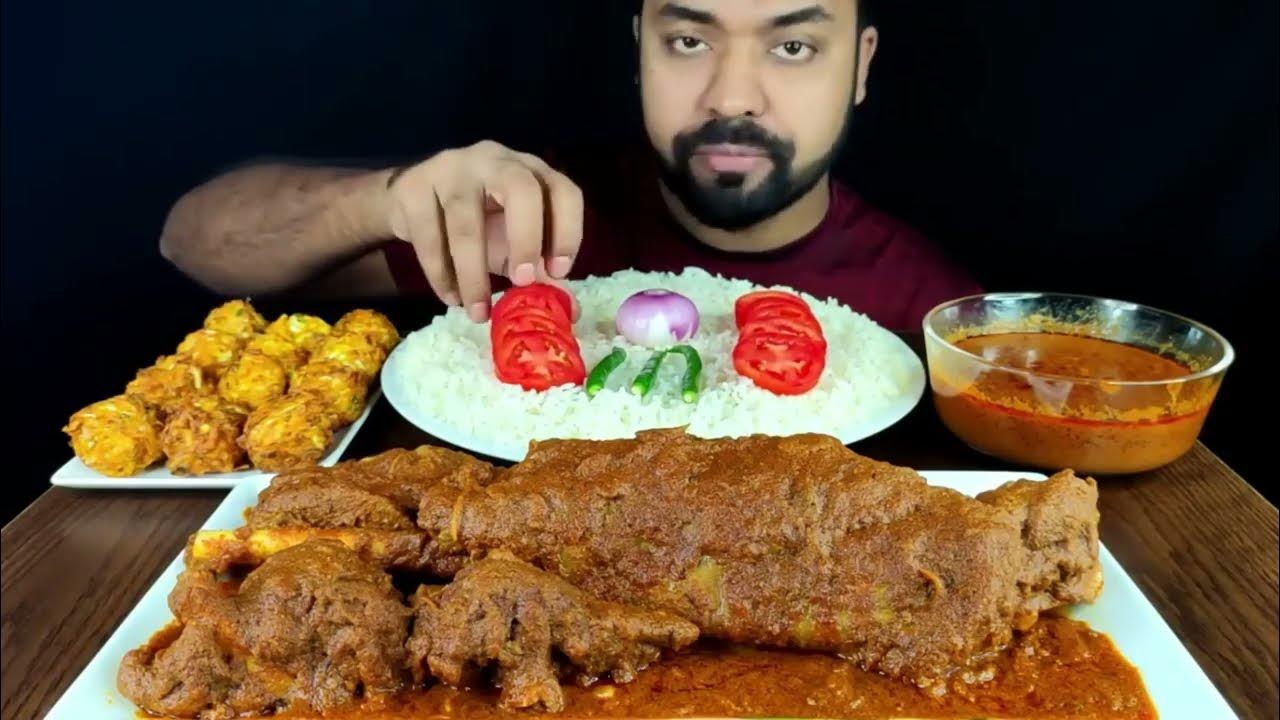 03 EATING SHOW/ SPICY WHOLE MUTTON LEG PIECE CURRY, CABBAGE PAKORA, RICE, SALAD, GRAVY MUKBANG ...