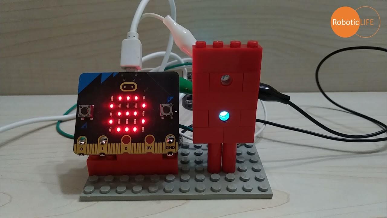micro:bit + Toy - Traffic Light - YouTube