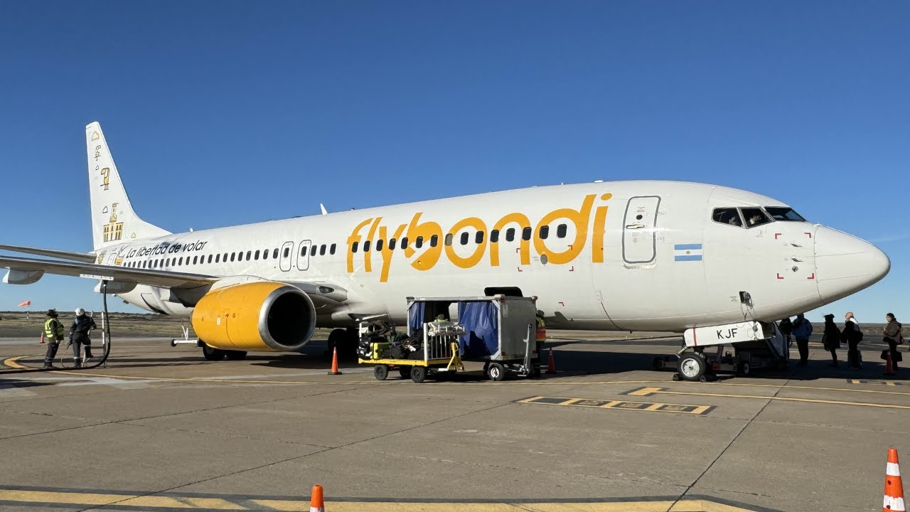 FLYBONDI FLIGHT REVIEW - YouTube