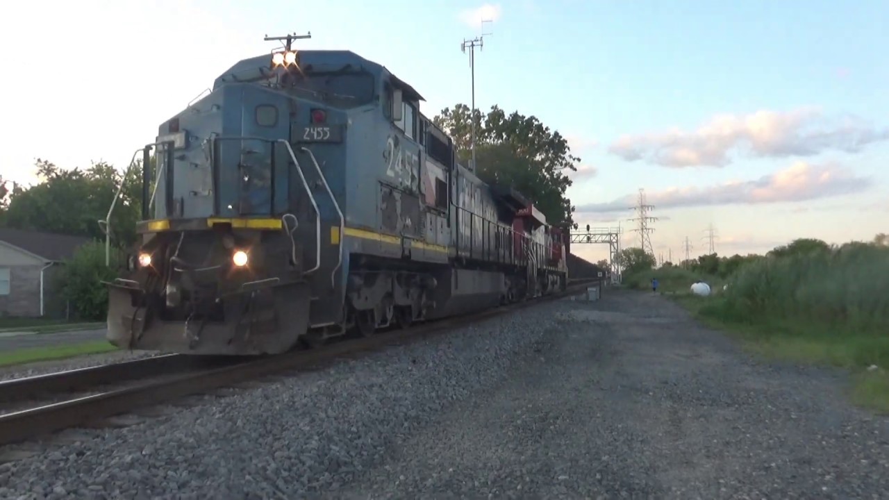 CN M385 lead by IC 2455 in Wyandotte! - YouTube