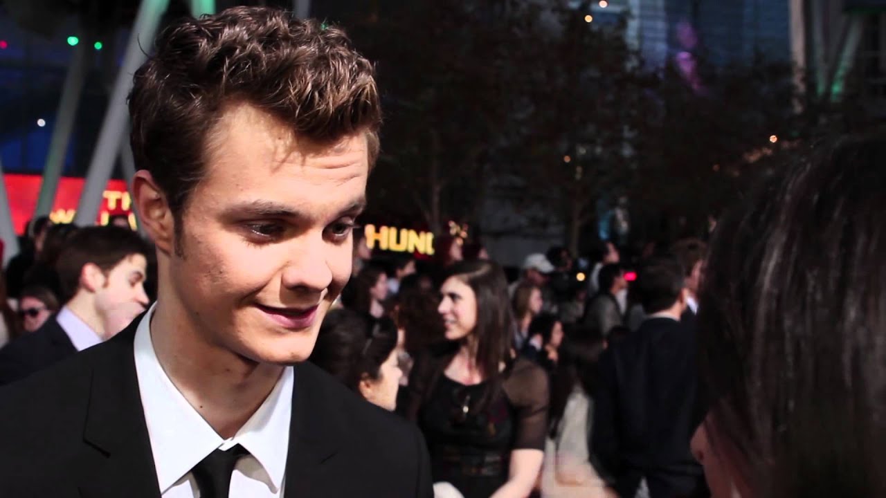 Jack Quaid - The Hunger Games Premiere Interview - YouTube