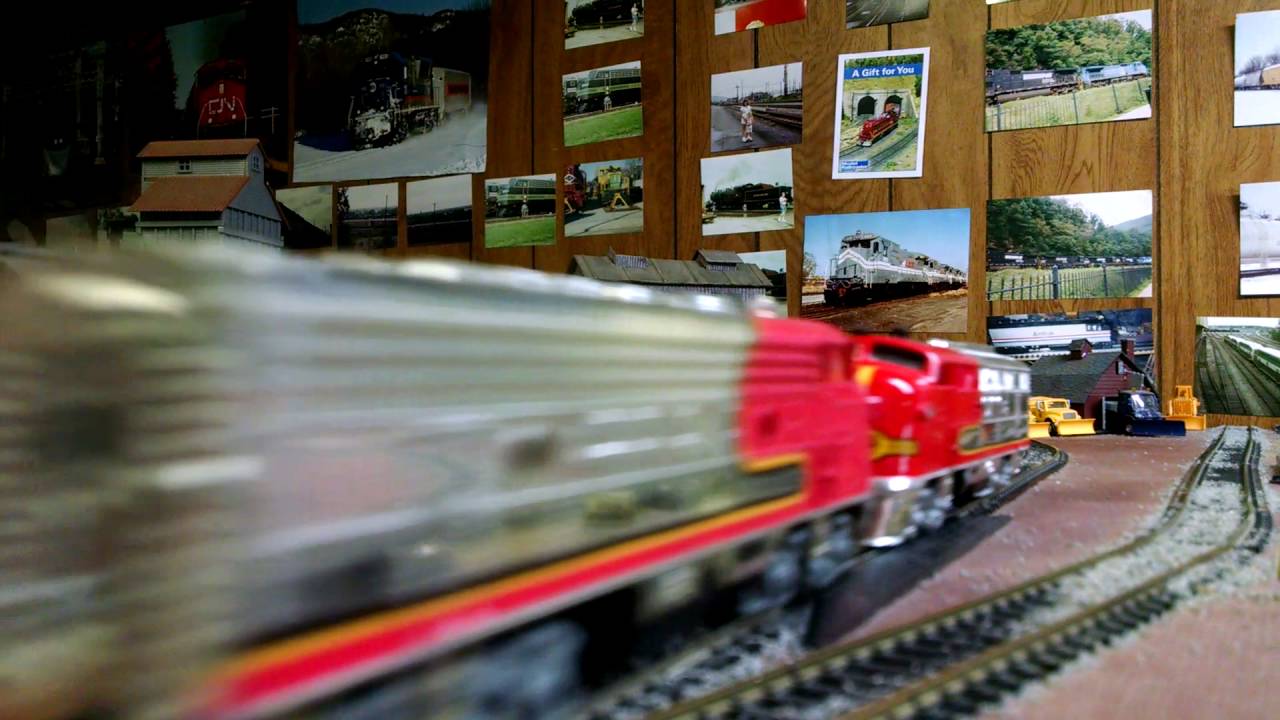 5 Santa Fe f unit power move on mike's ho scale layout. - YouTube