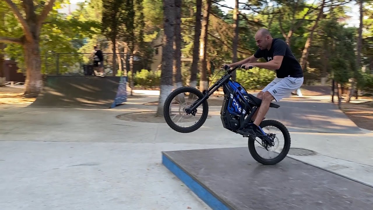 Тест Talaria TL4000 В Скейт-парке - YouTube