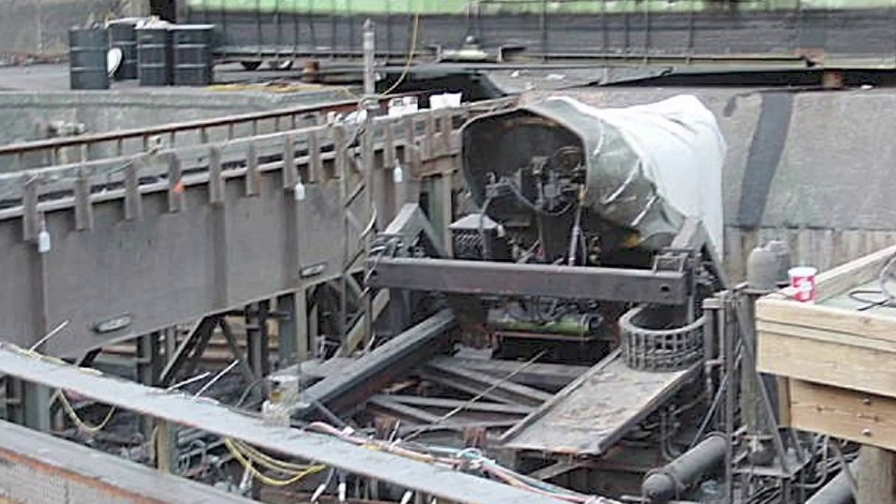 Jaws Ride Behind The Scenes - YouTube