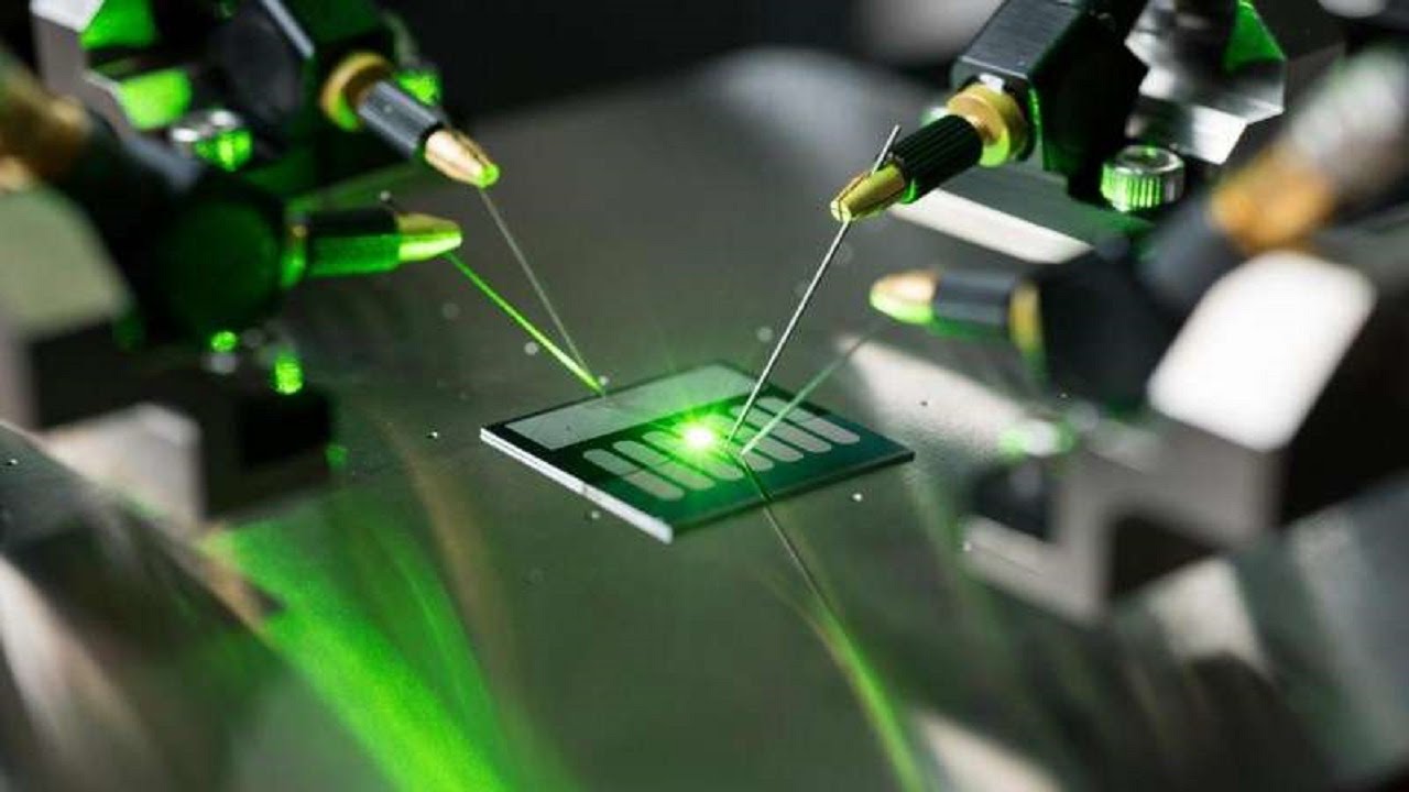 First optical rectenna—combined rectifier and antenna—converts light to ...