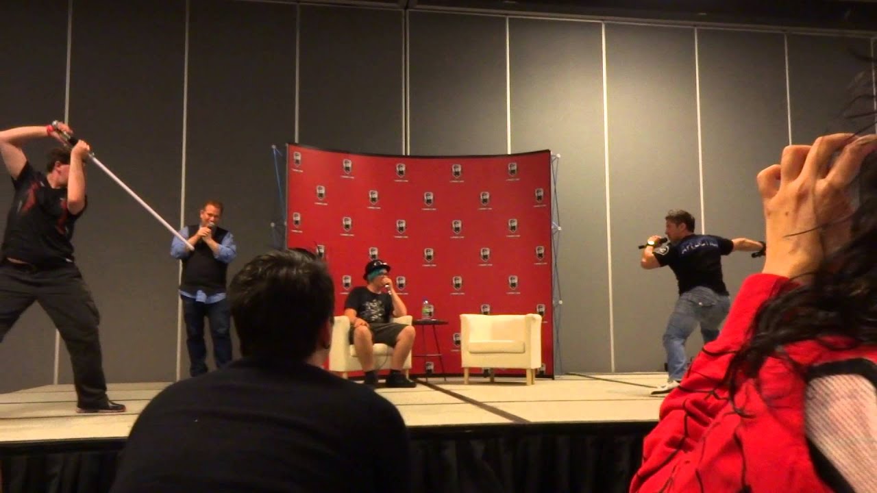 Ray Park -aka Darth Maul- lightsaber fight demo at Montreal ComicCon ...