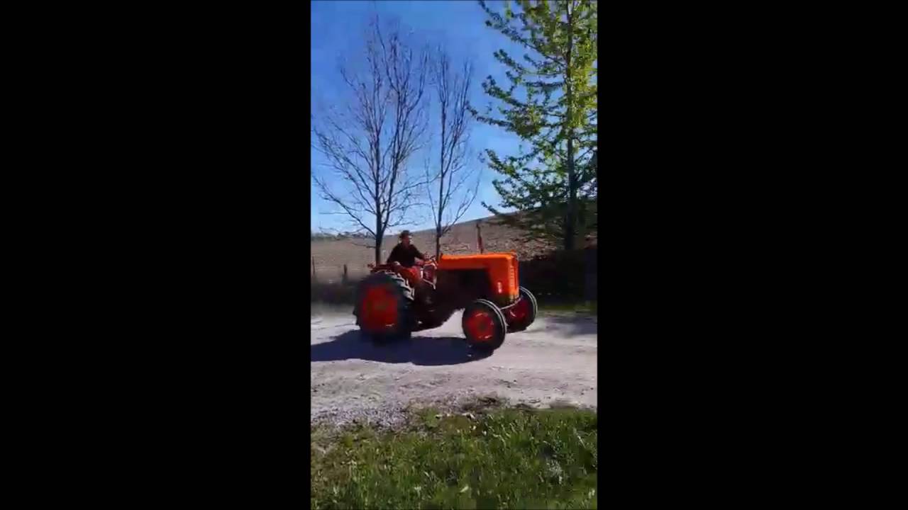 Lille rød traktor skoleprosjekt - YouTube