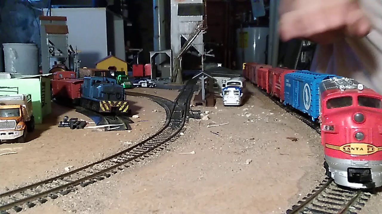 Running Ho scale model trains ep 10 - YouTube