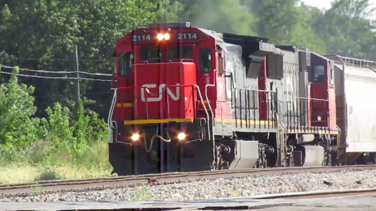 8/24/17 - CN 2114 (C40-8) leads CN Grain Train - YouTube