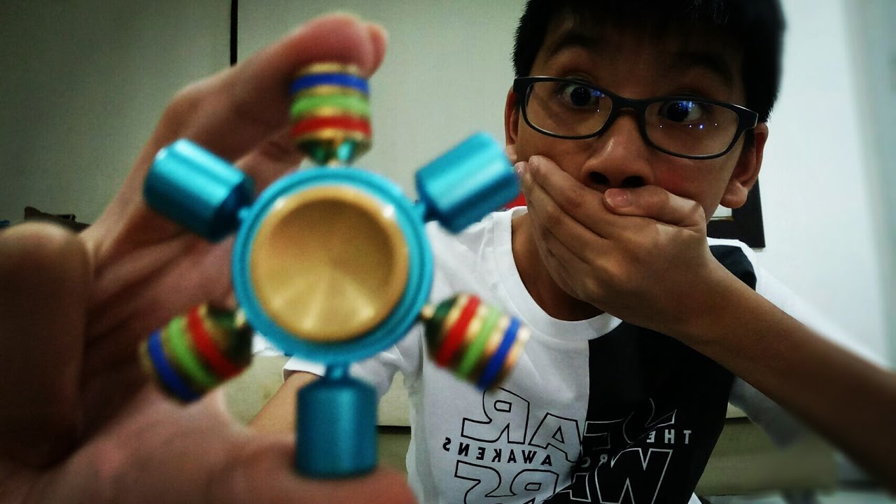 Customizing My Fidget Spinner - YouTube
