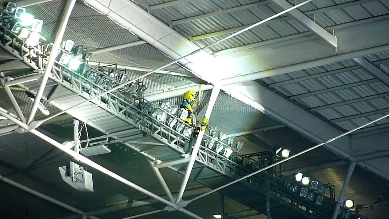Jaxson de Ville Bungee Jumping from the Top of Wembley Stadium - YouTube