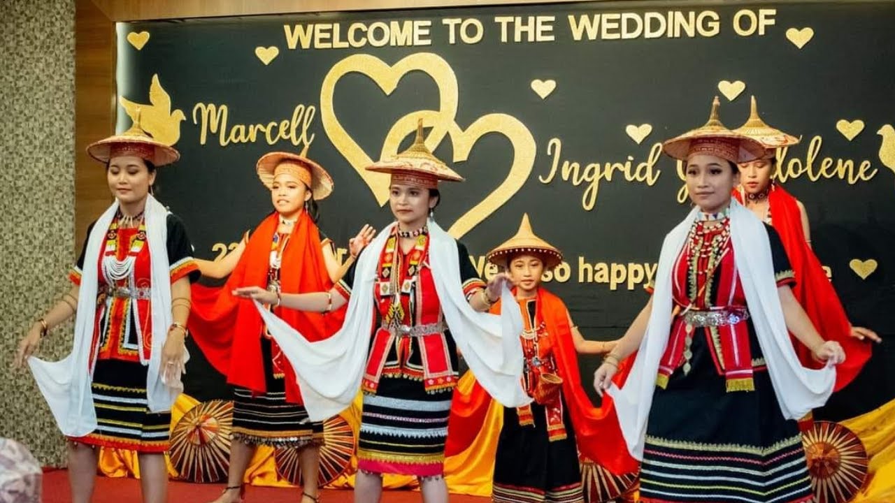 Tarian Bidayuh Serian Langgie - Marcell & Ingrid Wedding - YouTube