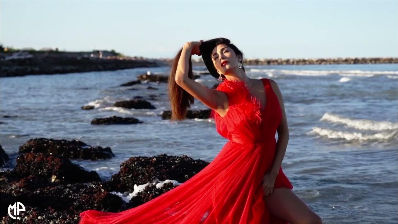 Maxamed_Maame_Ft_Najma_Nashaad___Ku_Dhac-Ku_Dhac___Official_Music_Video_2023 - YouTube