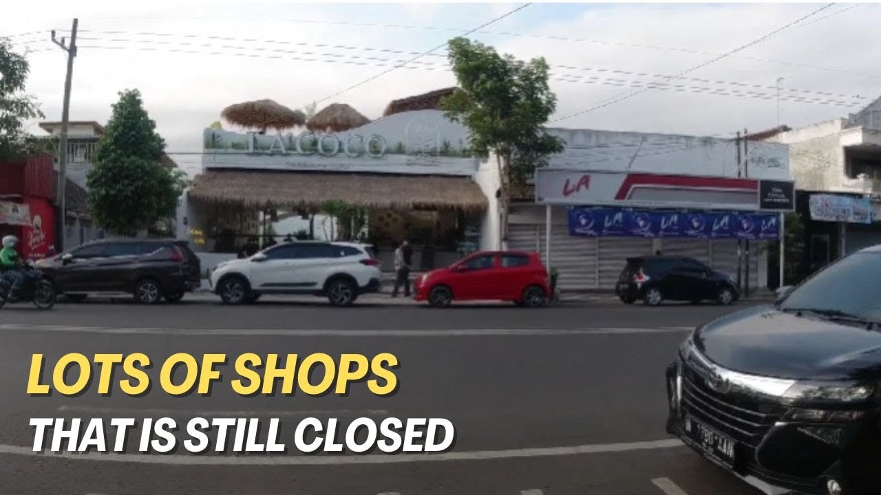 Walking In The Batu Malang Shopping Area On A Sunny Morning - YouTube