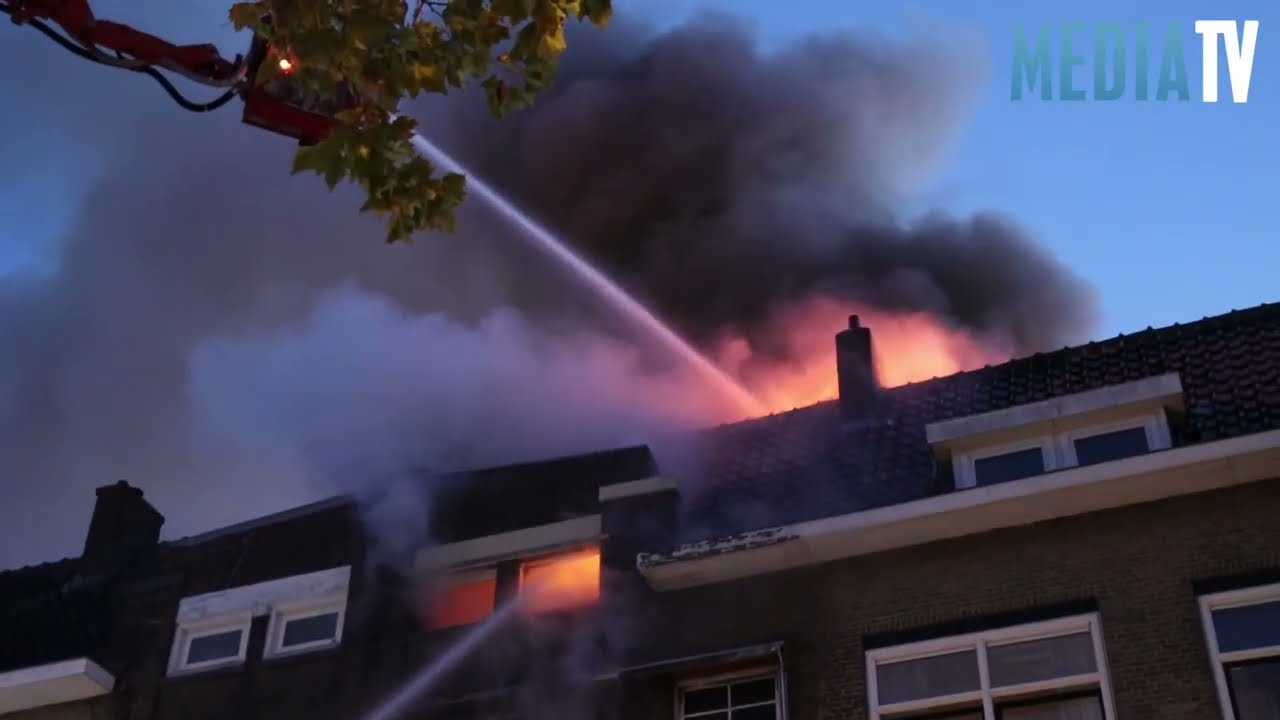 Grote brand in Rotterdam op Aelbrechtskade, woningen ontruimd