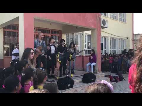 Bohşin ilkokulu etkinliğinden (Mavi boncuk)
