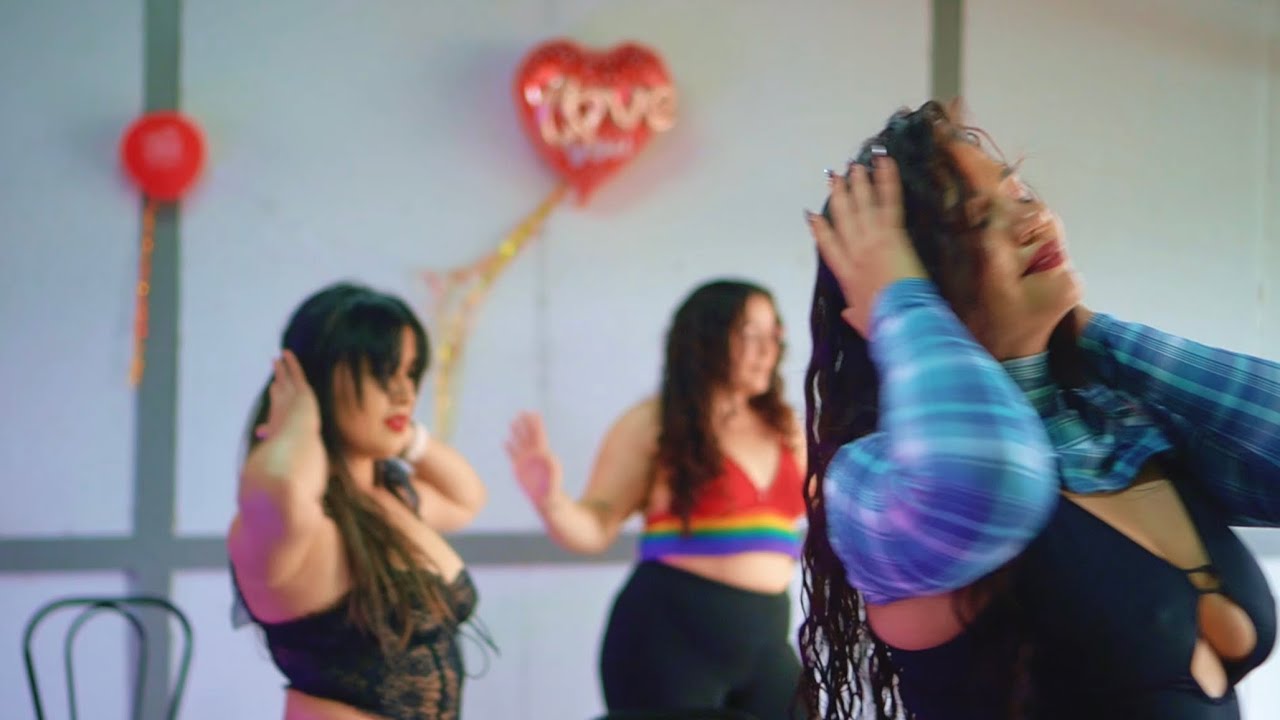 Weltita - Bad Bunny: Coreografía Chairography (Chair Dance) por Tati Montero 📍 Amira Dance ...