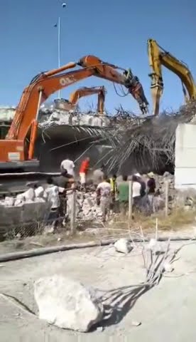ΠΑΤΡΑ: ΚΑΤΕΔΑΦΙΣΗ ΓΕΦΥΡΑΣ ΜΕ ΚΟΣΜΟ - YouTube