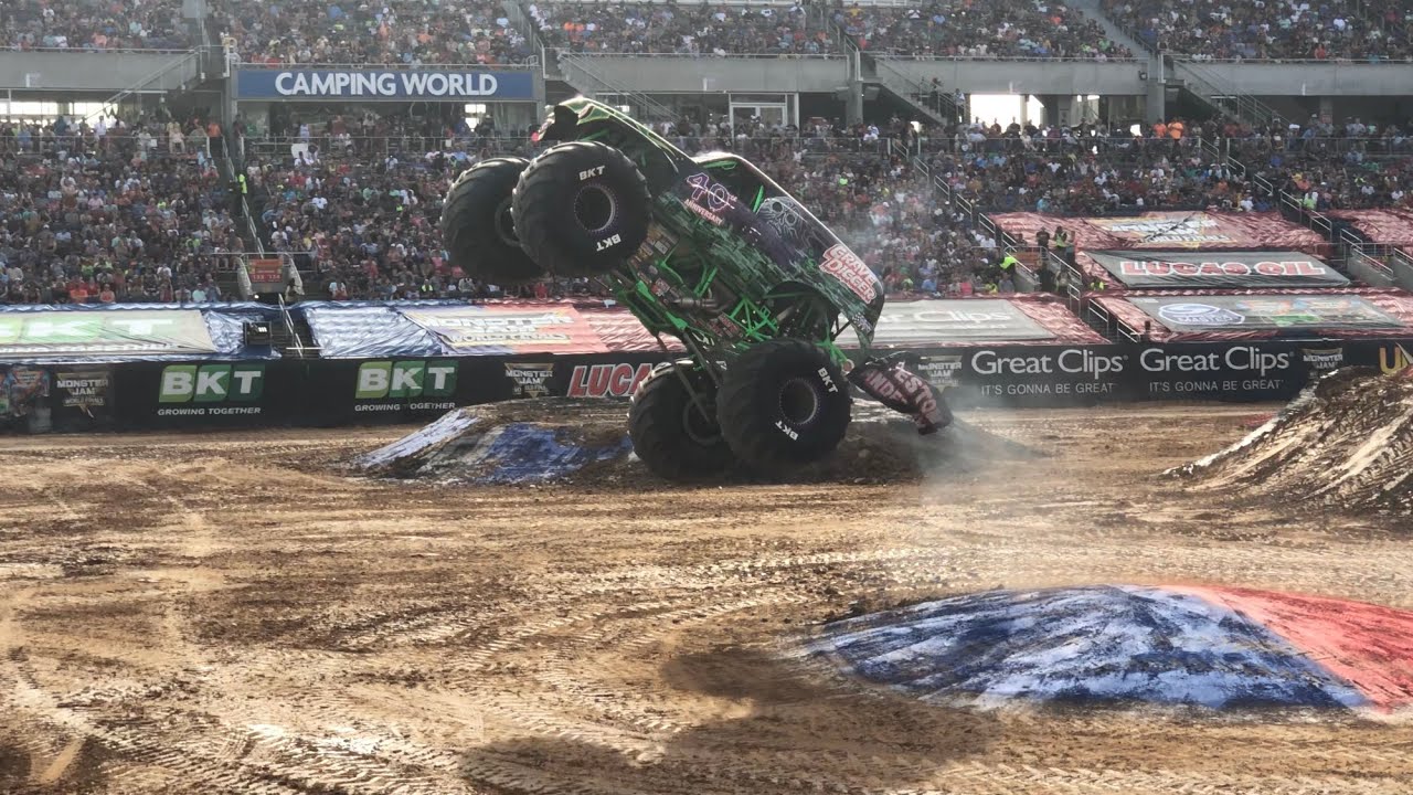 Monster Jam World Finals XXI- Grave Digger (Weston Anderson) Freestyle ...