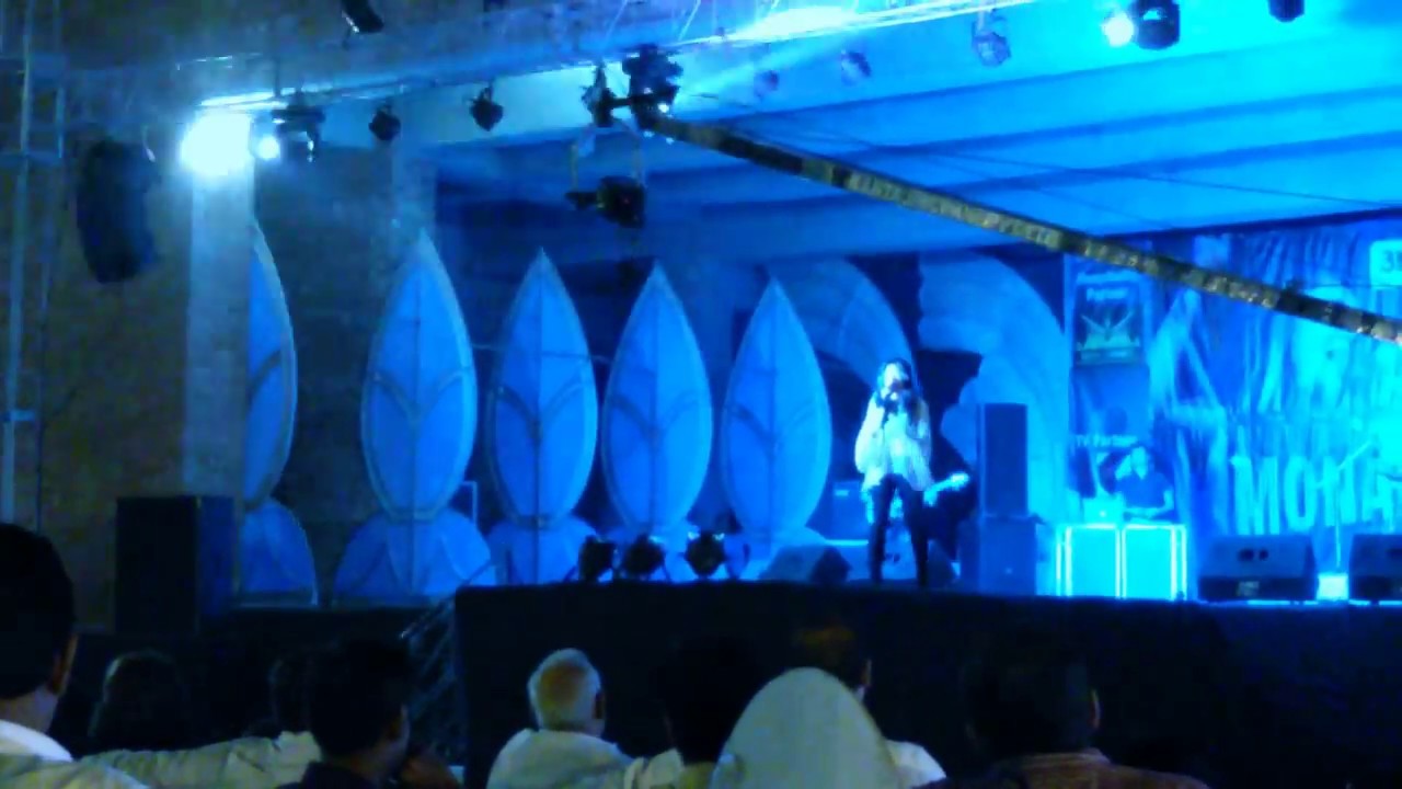 monali thakur in psit (wave '14) - YouTube