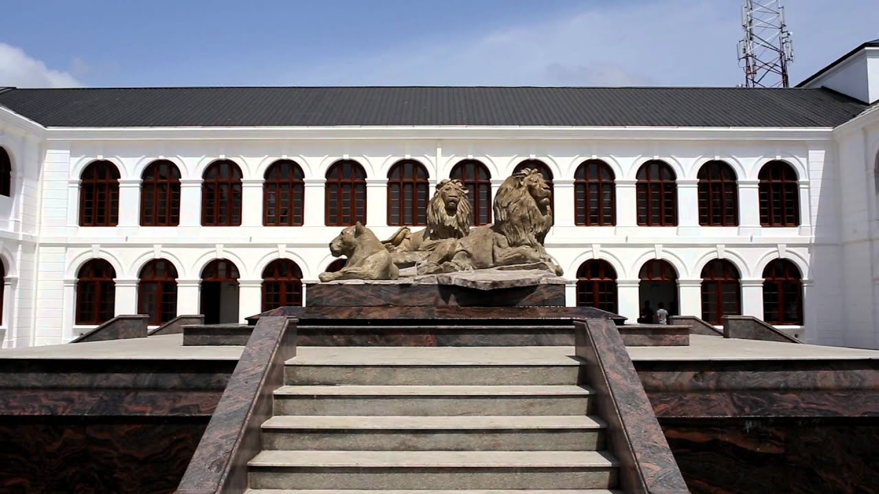 Arcade Independence Square - YouTube