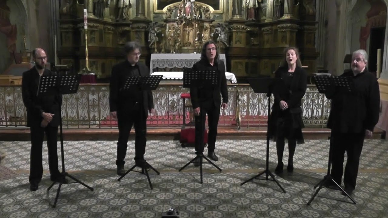 Josquin des Prez: Ave Maria...virgo serena | Corvina Consort - YouTube