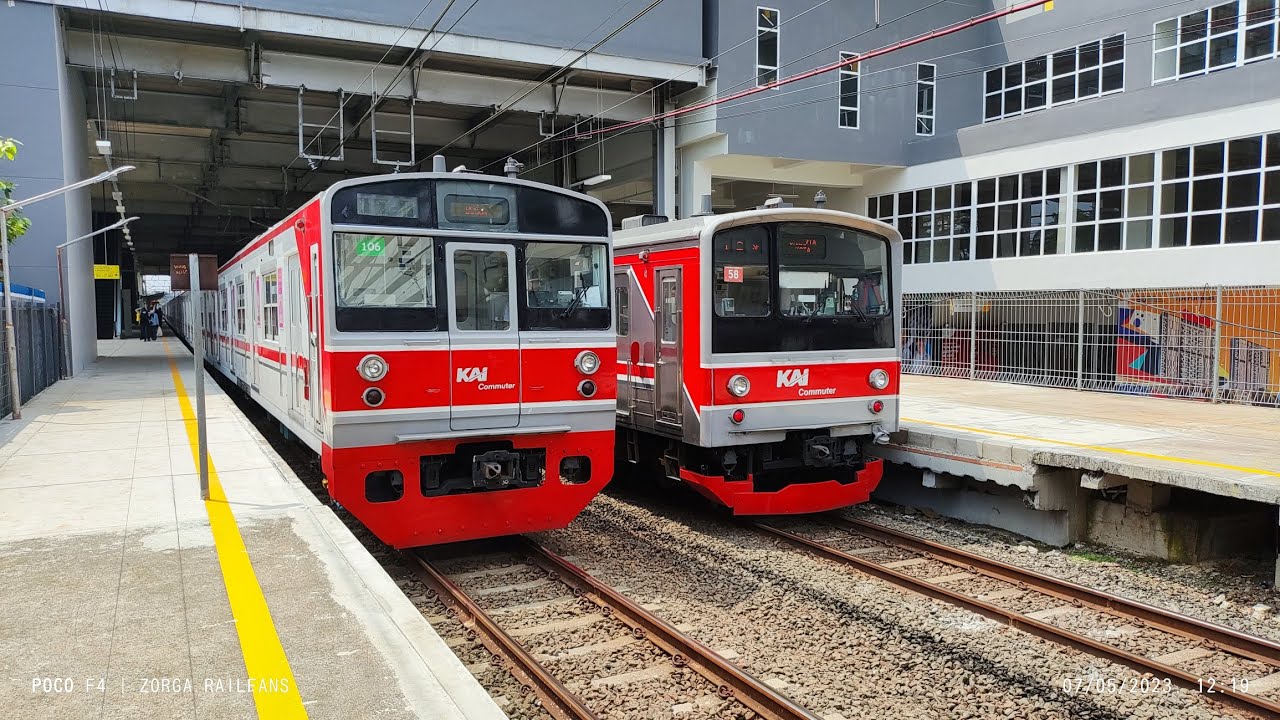 [4K] The Fascinating KRL Commuter Line Trains of Pondok Cina Station ...