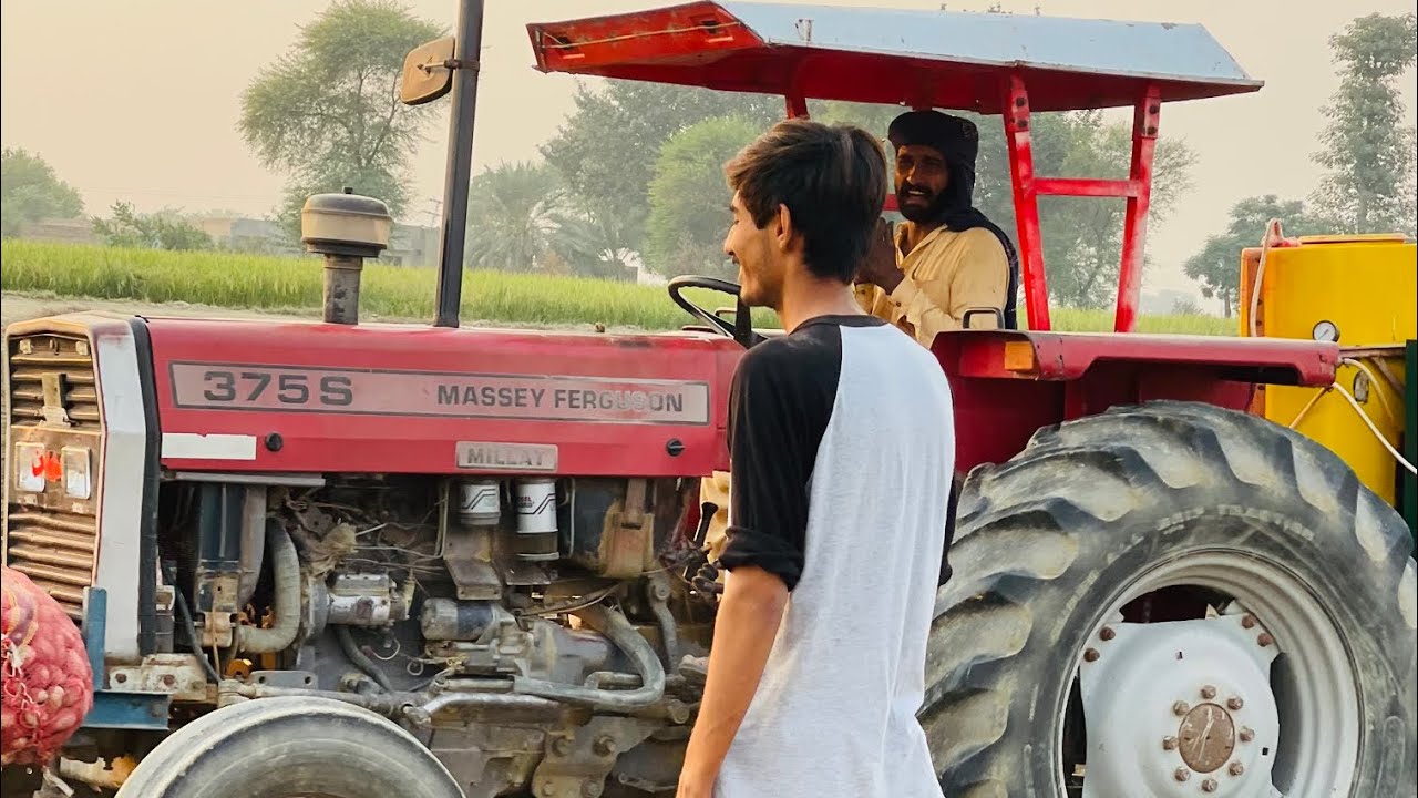 Very dangerous stunt mf 375 s k sath kia - YouTube