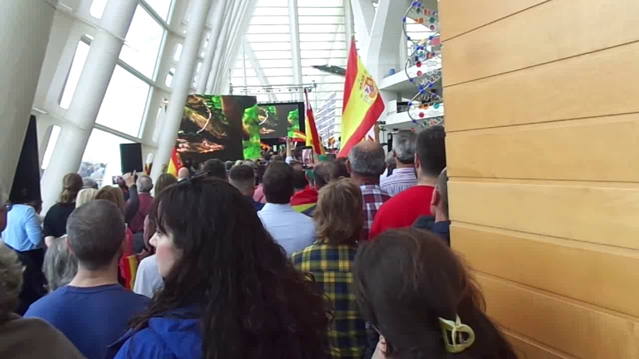Vox Valencia 25 abril propaganda - YouTube