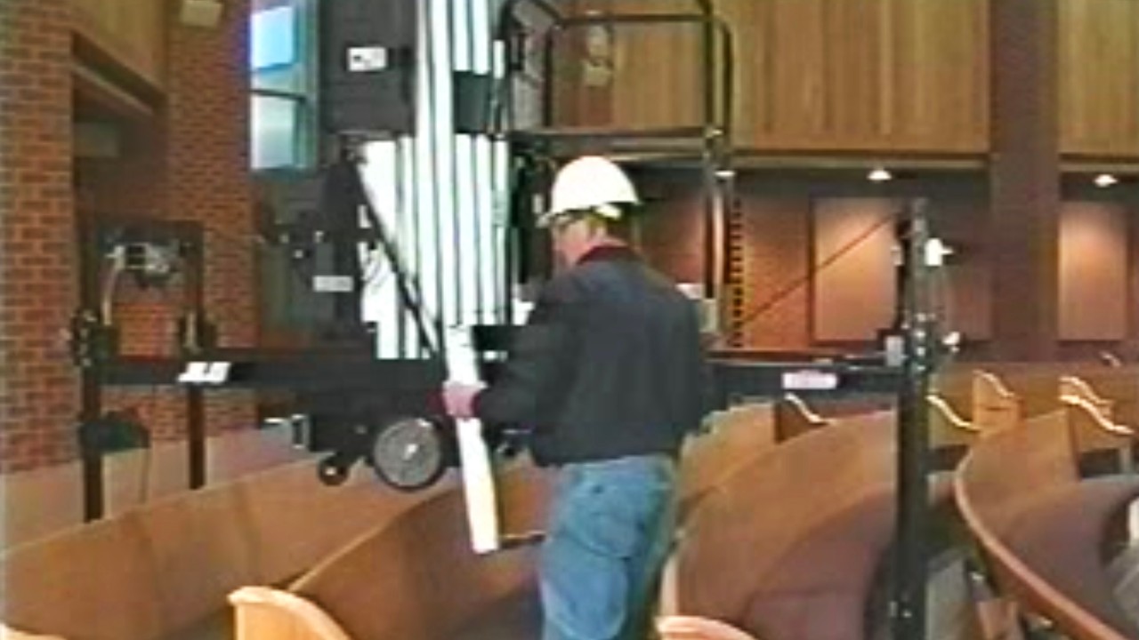 JLG Straddle Extension Kit Safety - YouTube